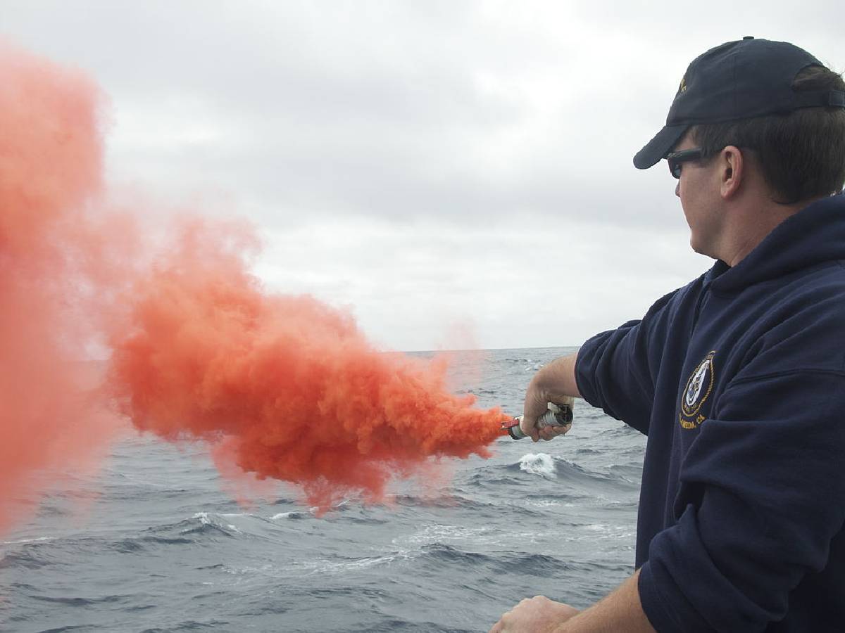Explained what is yellow emitting smoke cans used in Parliament Lok ...