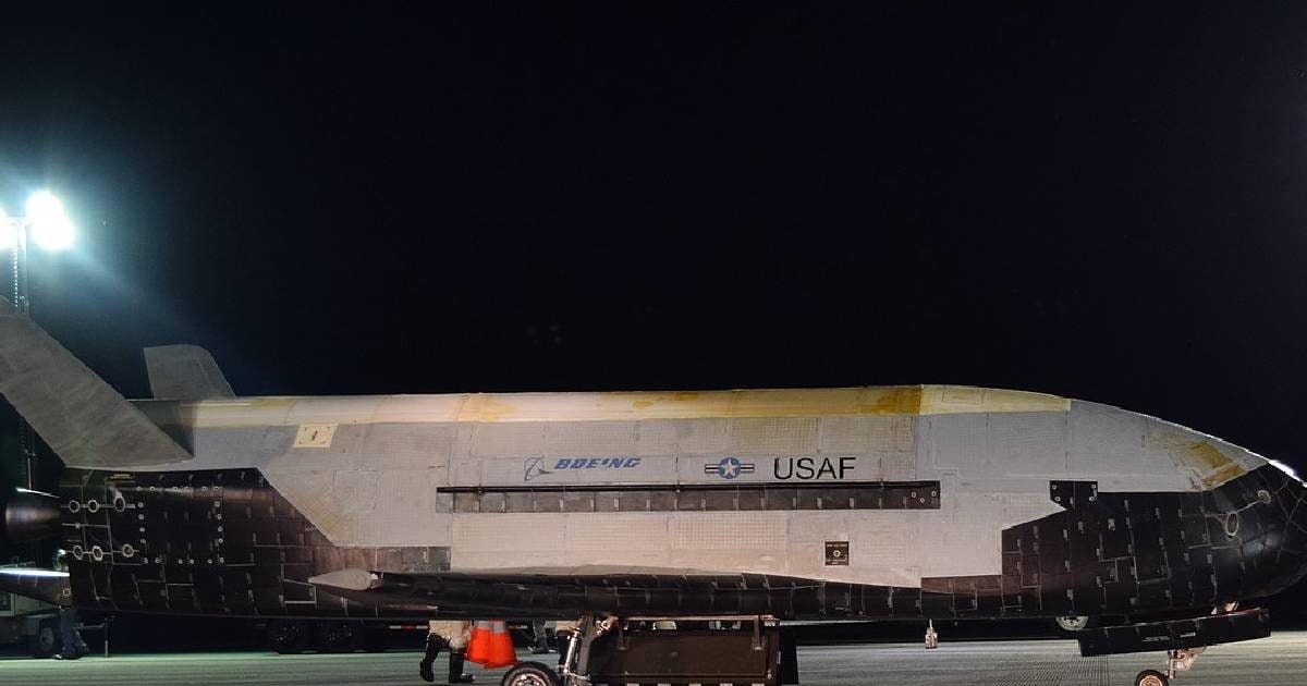 Know what is X37b Space plane of USA why it is so special - क्या है अमेरिका का X37b सीक्रेट ...