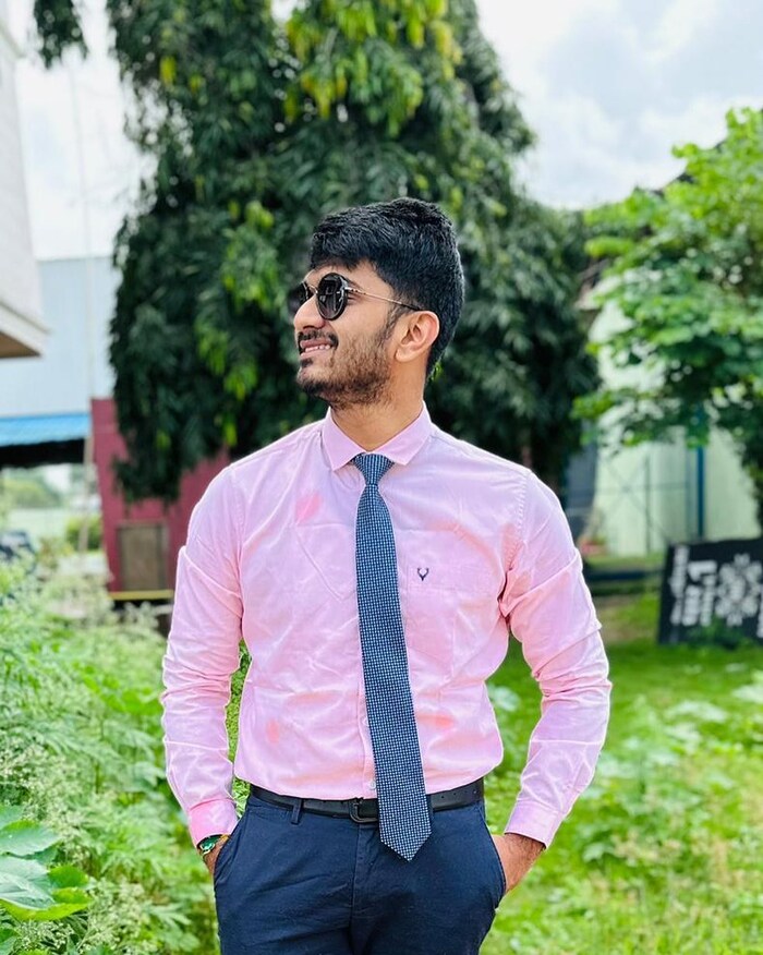Success Story: कोरोना ने बदला MBBS डॉक्टर का इरादा, पहले प्रयास में बने ...