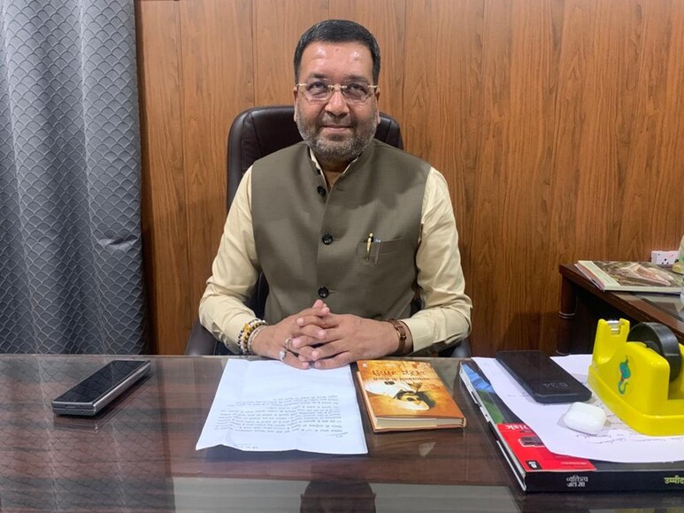 विमानों पर VT क्यों लिखा रहता है, जिसे हटाने की मांग गुजरात के इस ...