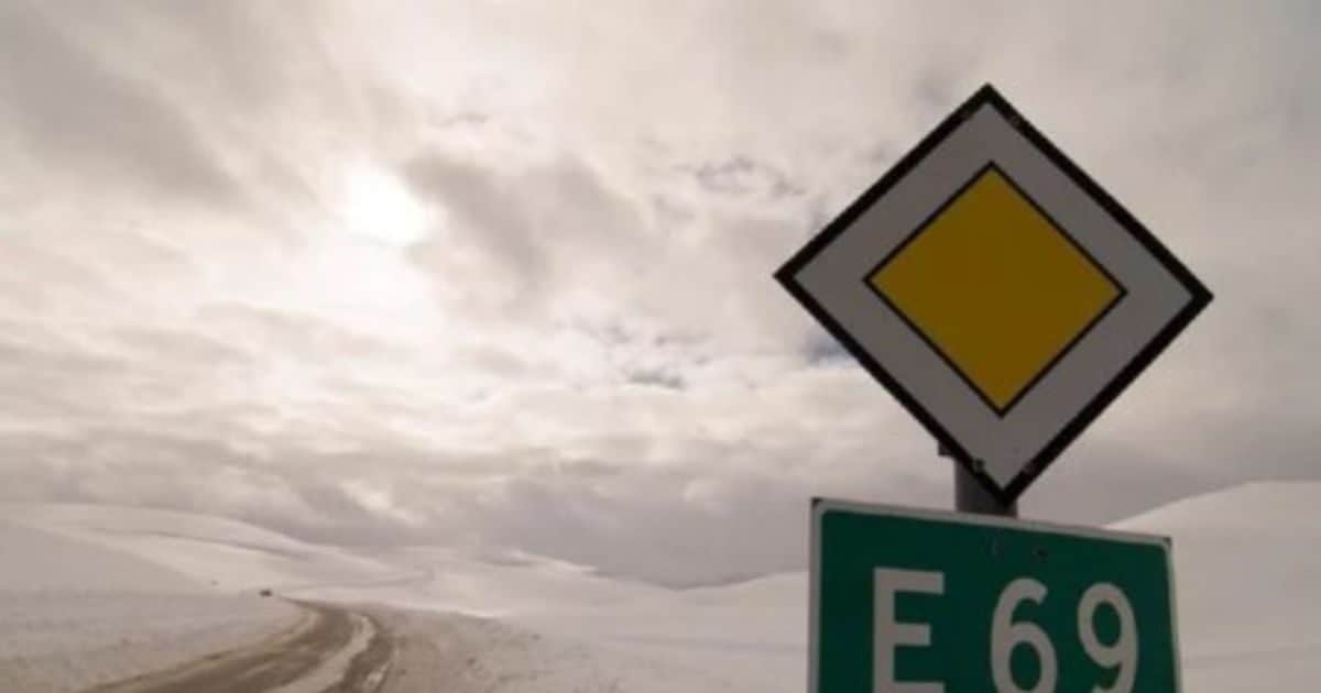 यहां है दुनिया की 'आखिरी' सड़क, इसके आगे नहीं है कोई रास्ता, लोगों के अकेले जाने पर लगी है रोक ...