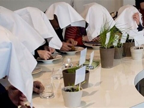 मुंह छुपाकर खाते हैं ये डिश, लोग कहते इसे 'पाप की थाली', जान‍िए कैसे ...