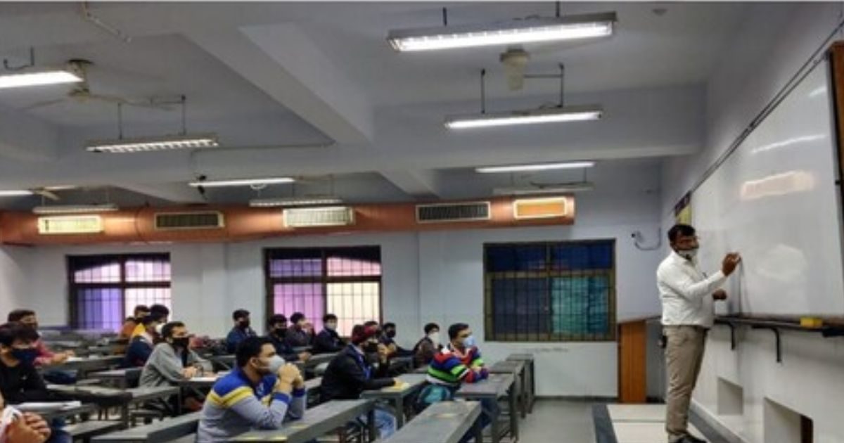 Coaching Guidelines: 16 साल तक के छात्रों की नो एंट्री... आखिर कोचिंग संस्थानों पर सरकार ने ...