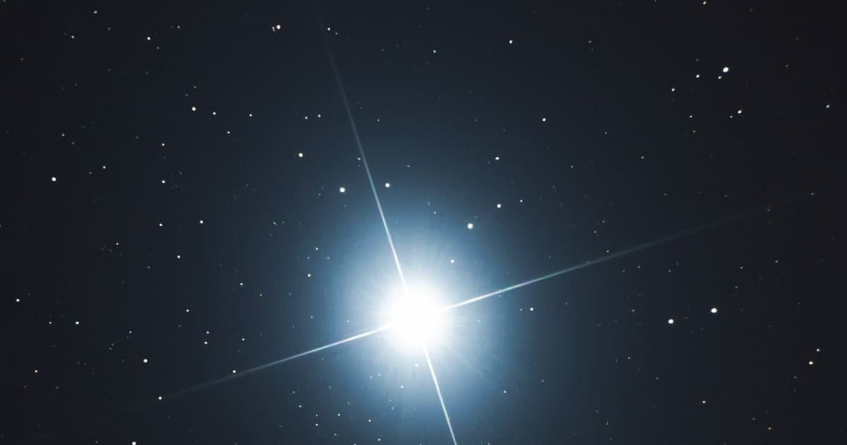 आकाश का सबसे चमकीला तारा कौन है? सूरज से भी 25 गुना है चमक, पर आप नहीं ...