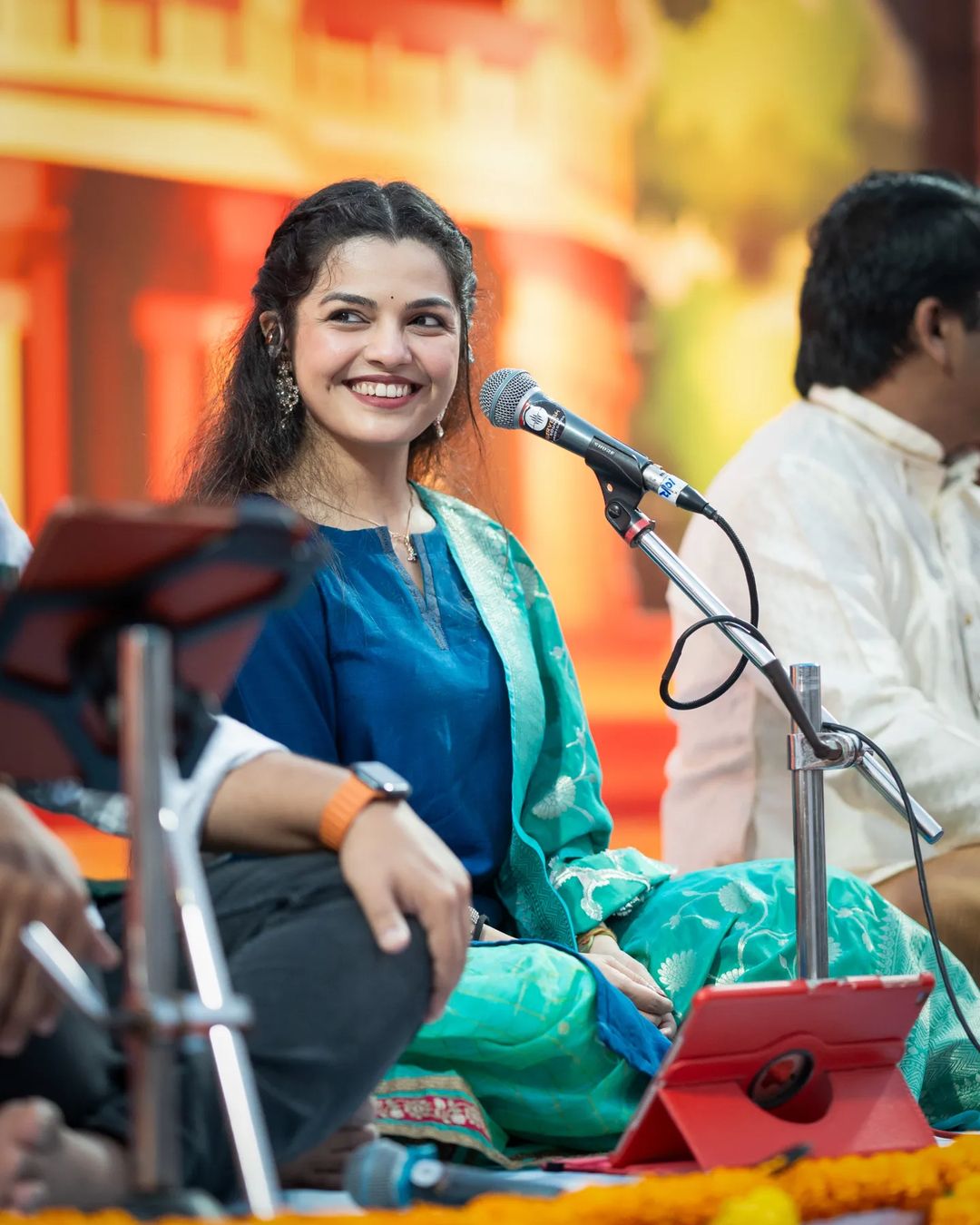 बिहार की स्वाति मिश्रा के बाद अब महाराष्ट्र की बेटी के भजन के मुरीद हुए ...