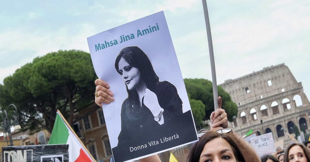 ईरान में 2 महिला पत्रकार जमानत पर रिहा, महसा अमीनी की मौत की खबर देने ...