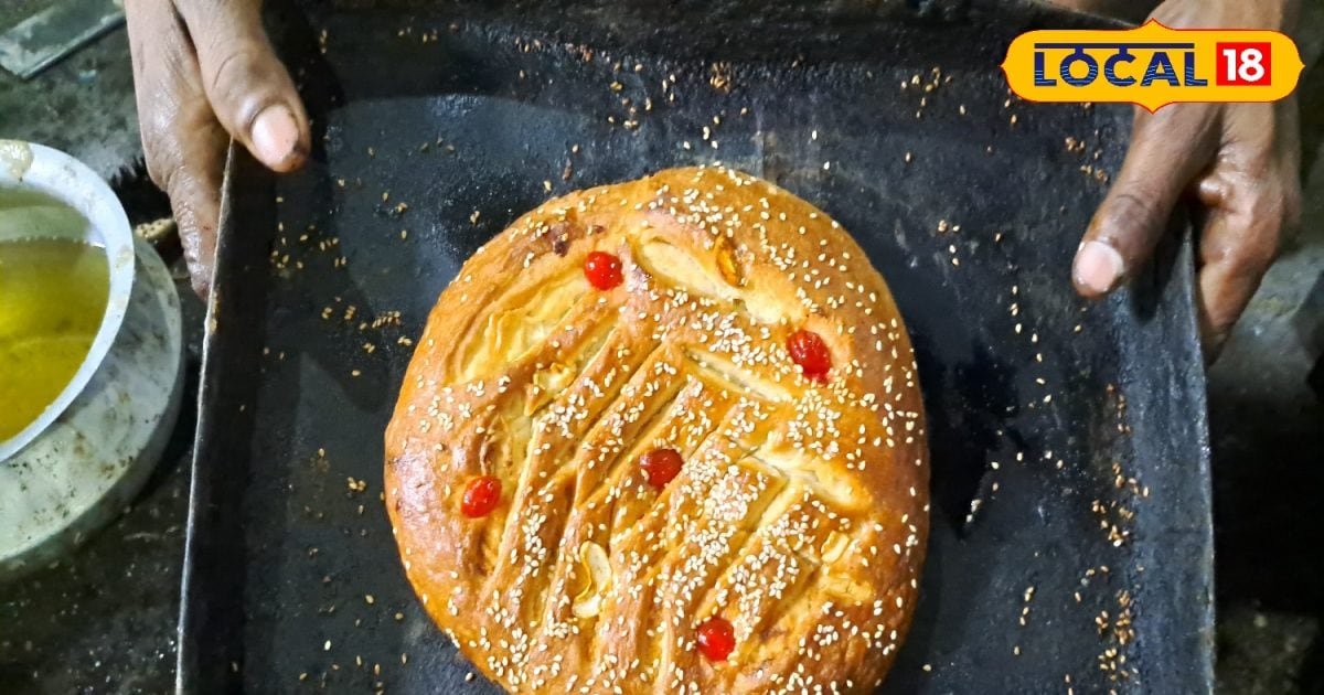 This special bread is given to the daughter in the wedding in Gaya ...