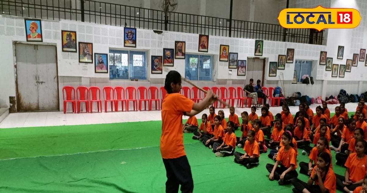 More than 250 girls used sticks and sticks in the competition organized ...