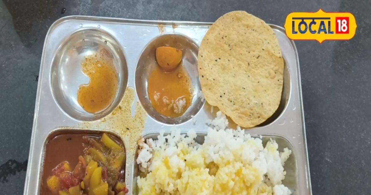 chhattisgarh-famous-food-available-rupees-thali-served-papad-pickle ...