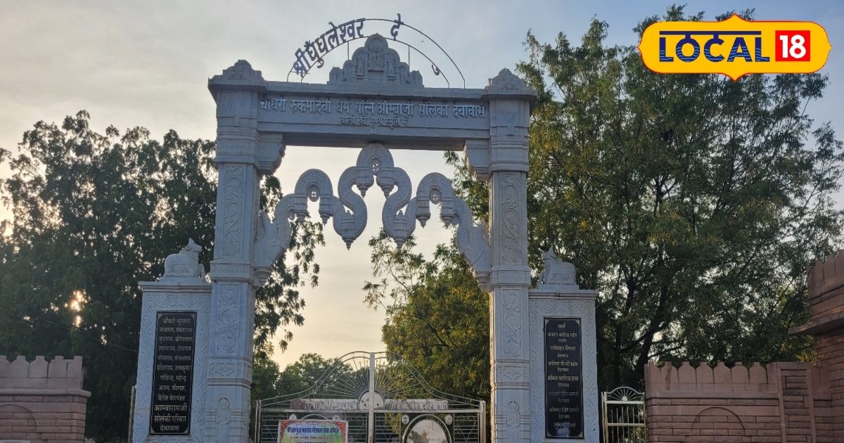 devotees offer salt to mahadev in dhundhaleshwar temple of jalore ...