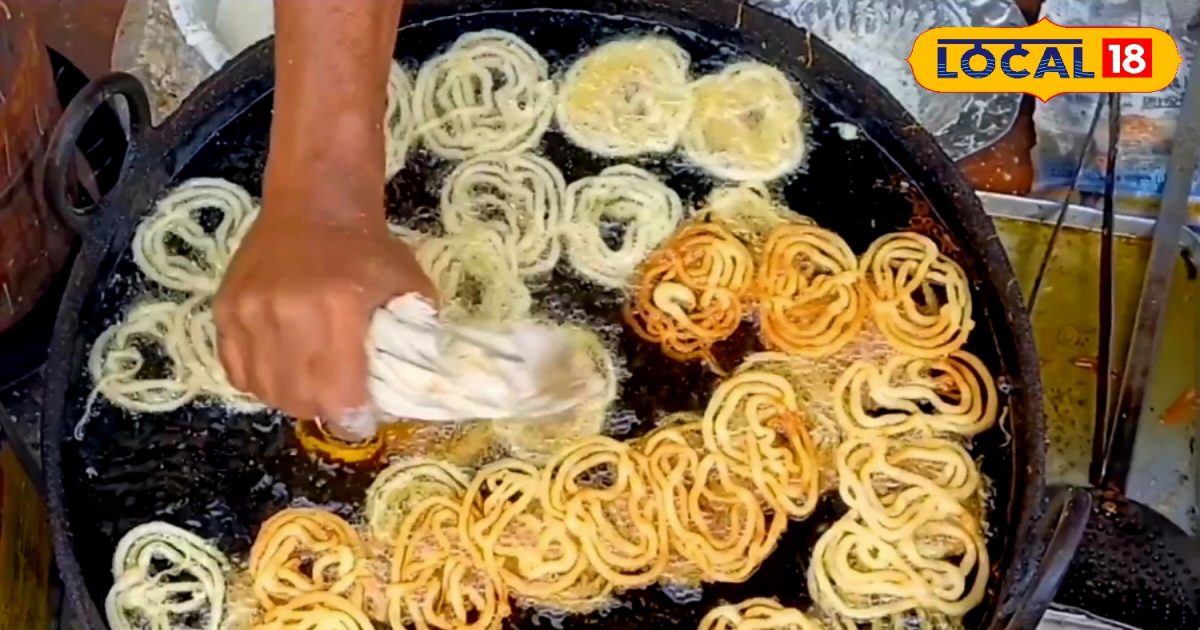 The magic of 150 years old Jalebi still persists in Rampur.