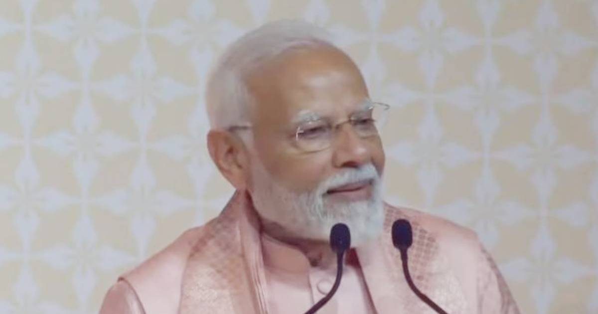 यूएई की यात्रा के बाद दोहा पहुंचे पीएम मोदी, कतर के अमीर से करेंगे मुलाकात - pm modi arrives in ...