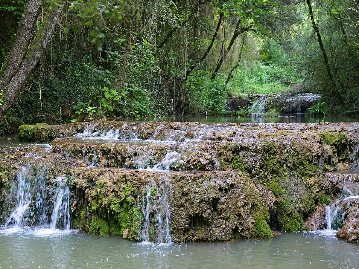 40 ज्वालामुखी हैं इस गांव के नेशनल पार्क में, खूबसूरत नजारों की भरमार ...
