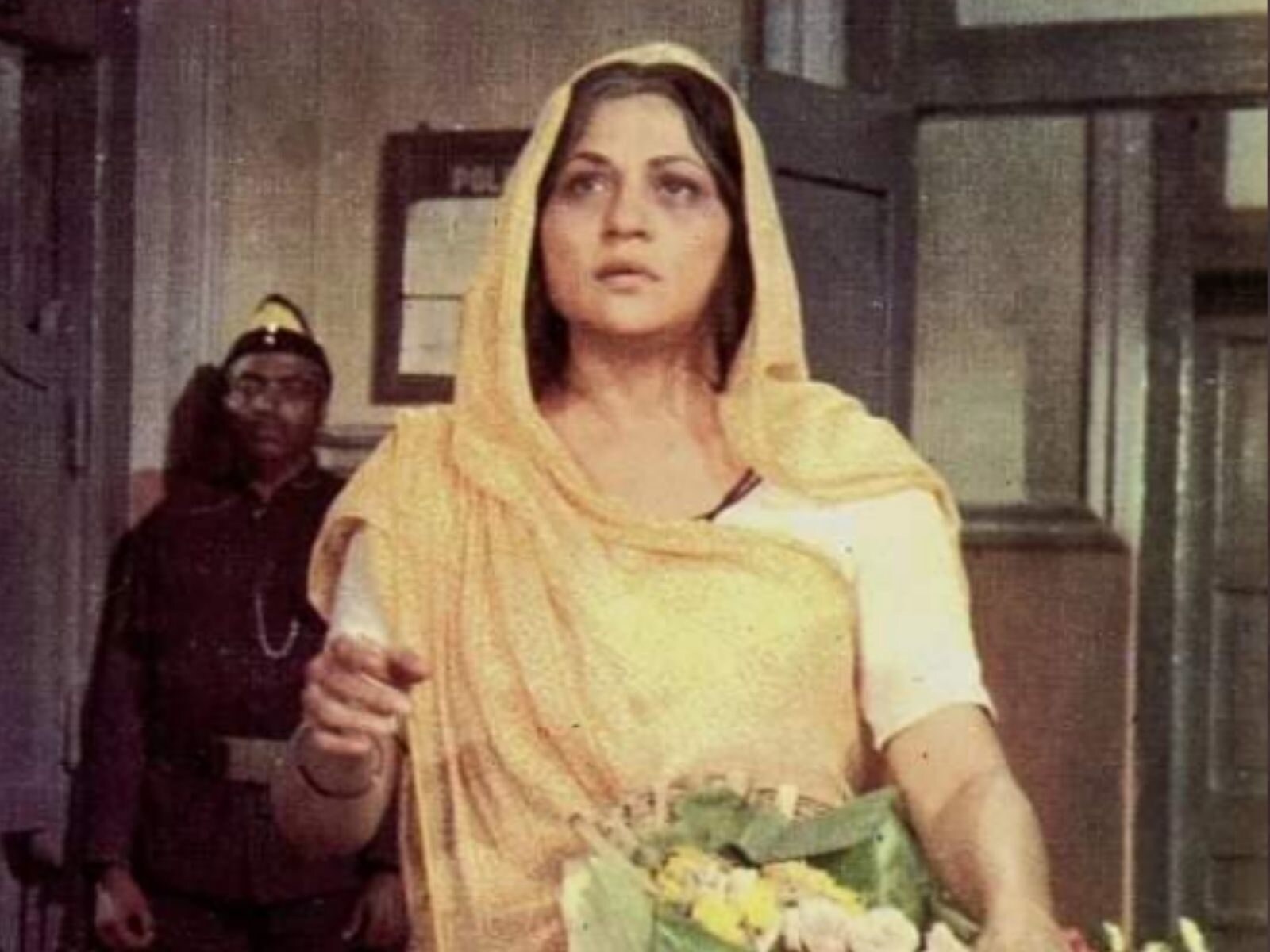 बॉलीवुड की सबसे दुखियारी मां, जिसने अपनी लापरवाही से खोए बच्चे, रियल ...