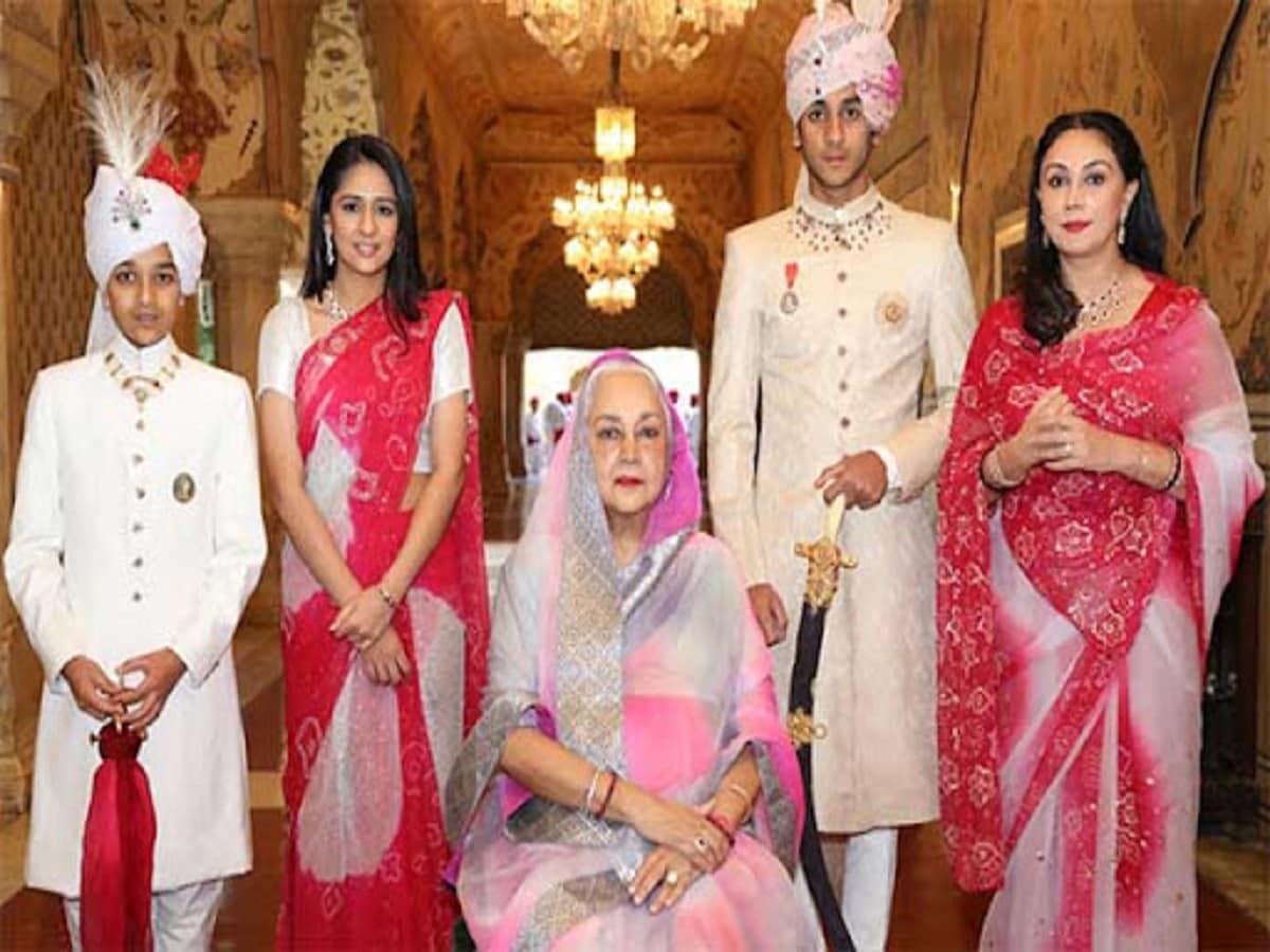 Rajasthan Budget 2024: कौन हैं दीया कुमारी? मधुर आवाज में पेश किया कड़क ...