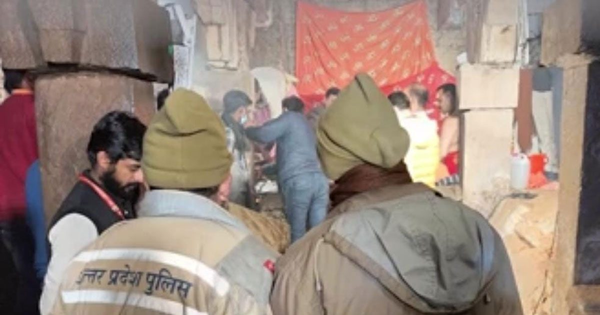 PHOTOS: 31 साल बाद ज्ञानवापी में रात 2 बजे हुई पूजा, तस्वीरें आईं सामने ...