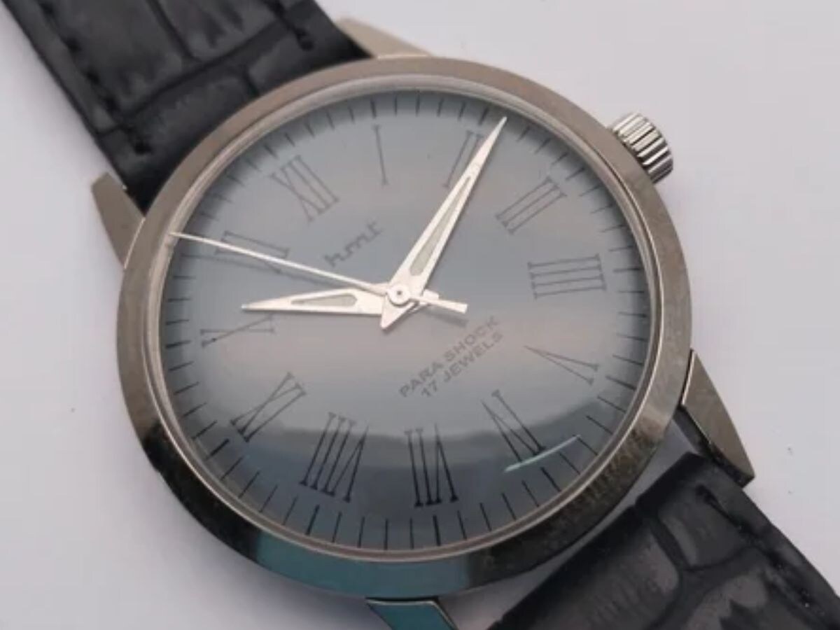 इंदिरा गांधी क्यों मांगने लगीं गुजराल की HMT घड़ी? बार-बार गुजारिश की ...