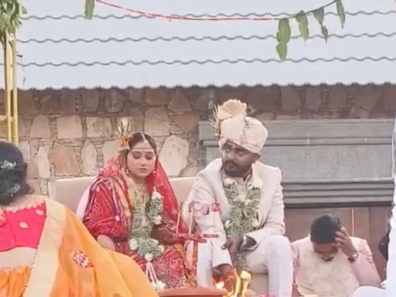 अग्नि को साक्षी मानकर वैभव ने शालिनी के साथ लिए सात फेरे, CM मोहन ने भी ...