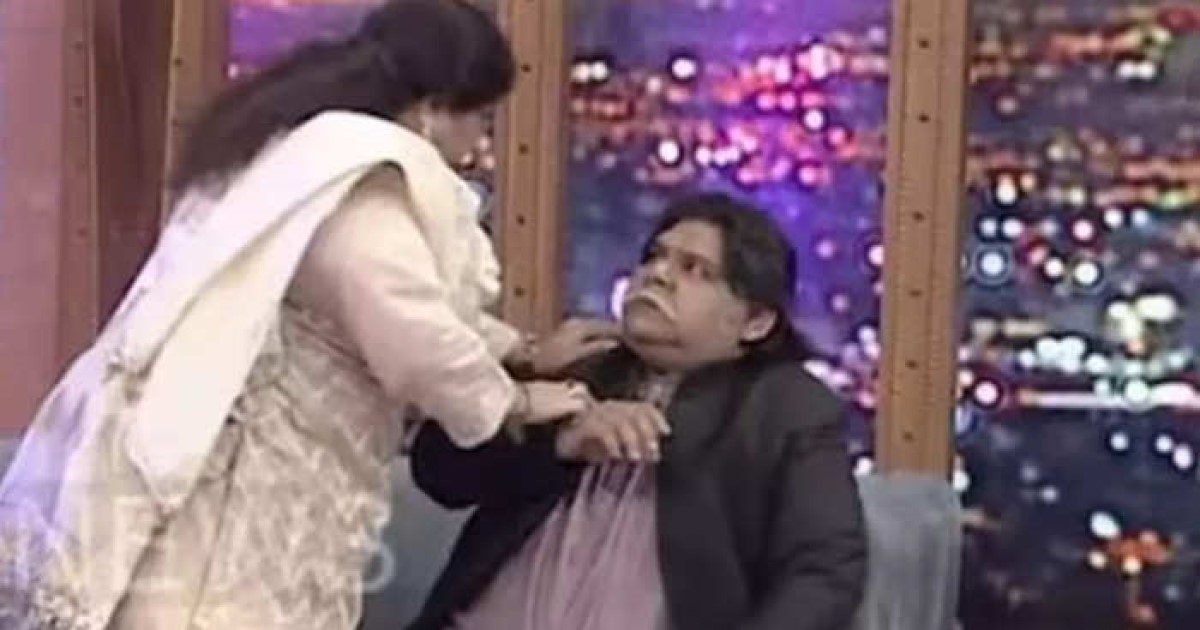 लाइव टीवी पर हनीमून को लेकर सिंगर से पूछ लिया सवाल, सुनते ही एंकर को ...