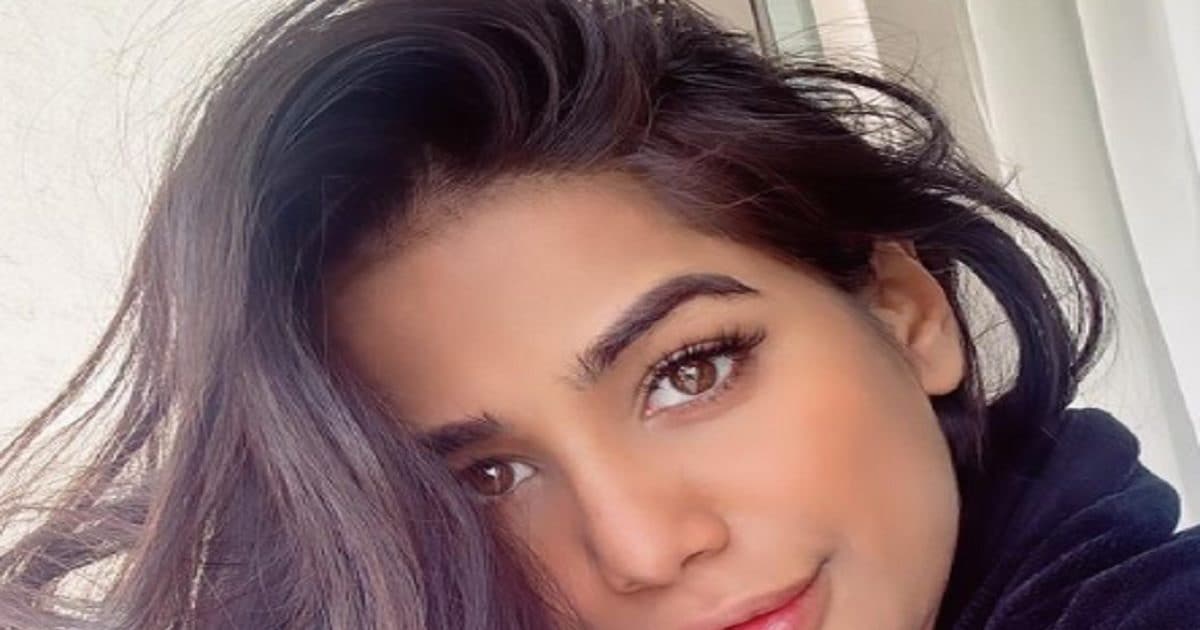 जब पूनम पांडे के घर धोनी की खिताबी जीत से मचा बवाल, वर्ल्ड कप में बयान ...