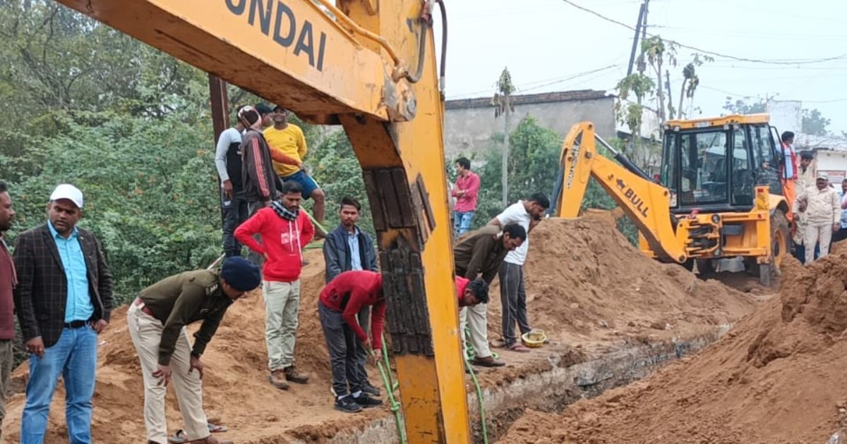 Man fell down under 30 feet, photos go viral