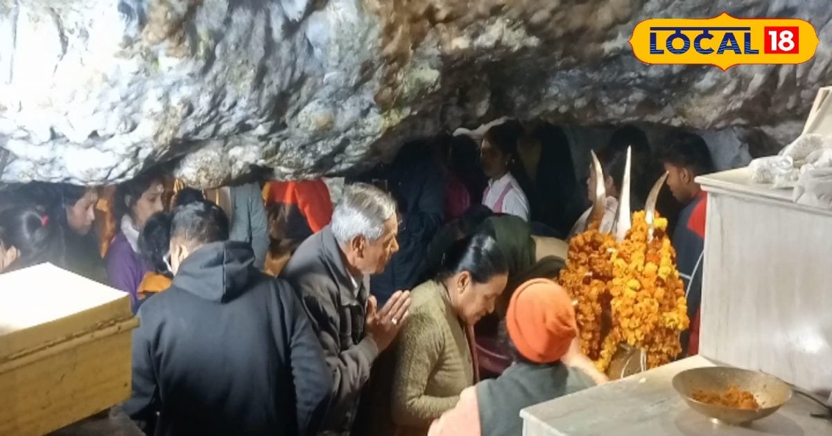 Tapkeshwar Mahadev temple history water dripping in cave - News18 हिंदी
