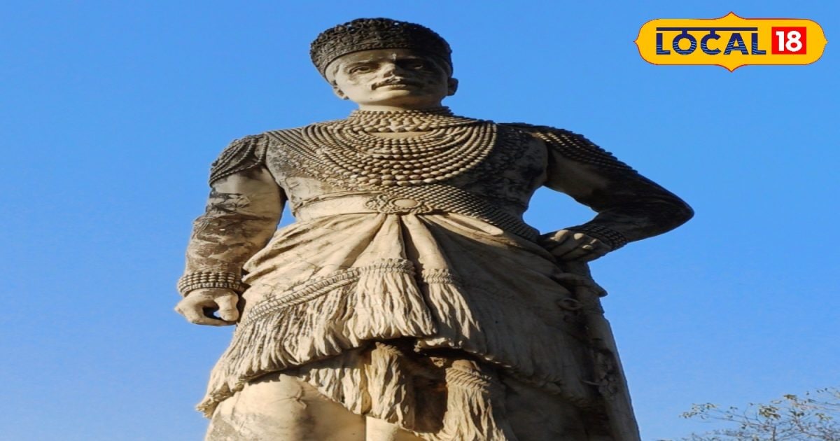 Historical statue of Nawab in Rampur, who built a separate railway ...