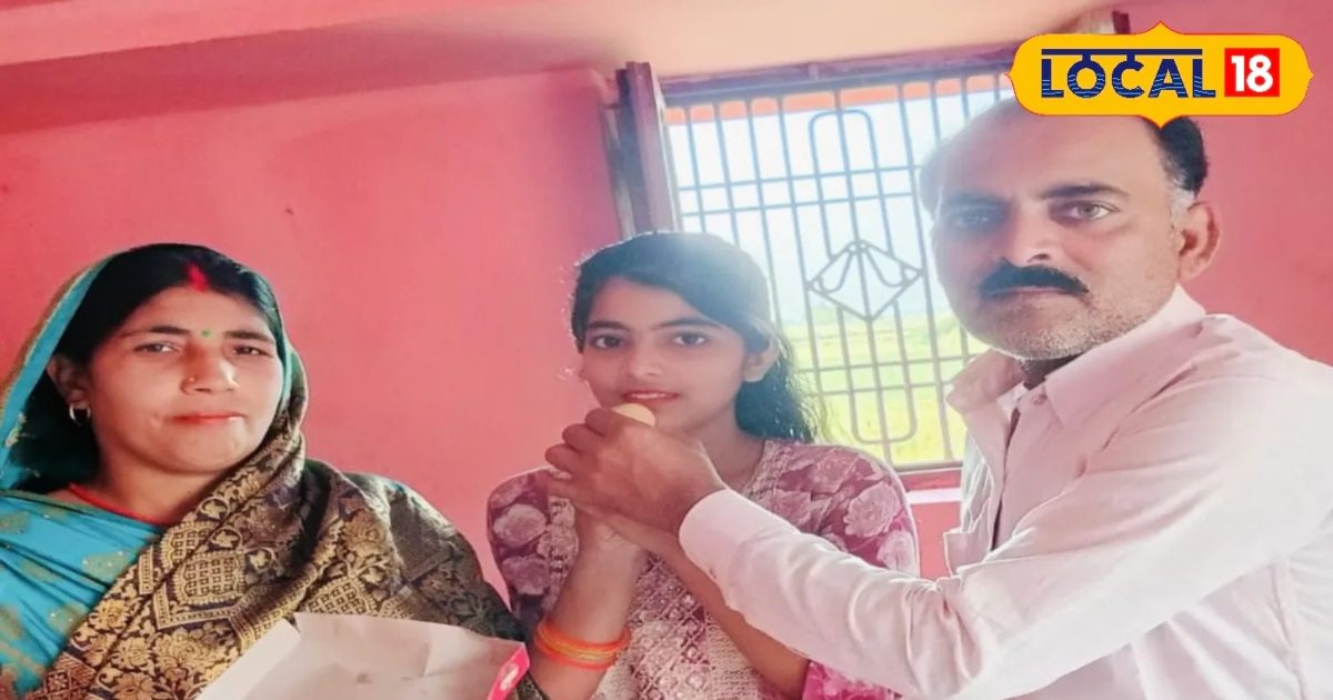 Buxar Farmer daughter Ruchi securing second position in Arts Streem ...