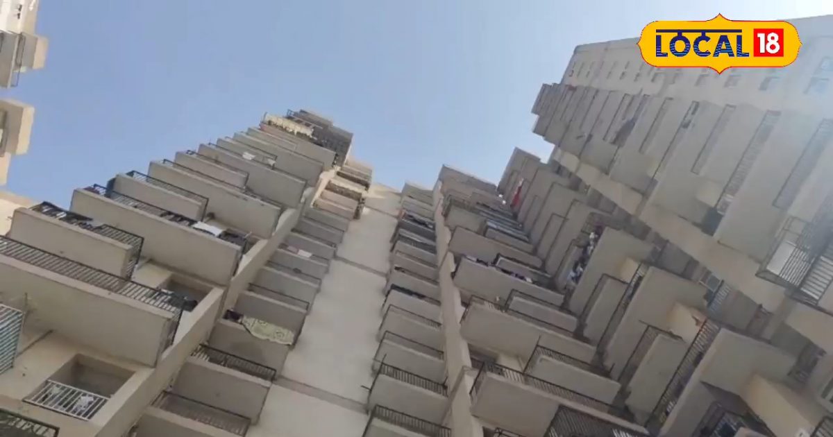 people of high rise society struggle for basic needs of life