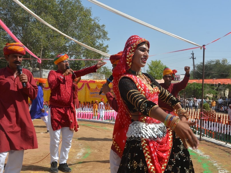 Page-2 - होली की मस्ती का बेहद अनूठा और अहम पात्र है 'महरी', जानें क्या ...