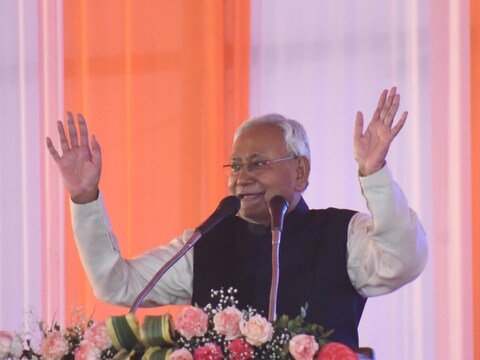 Nitish Kumar Family: नीतीश कुमार का है भरा-पूरा है परिवार, लेकिन सियासत ...