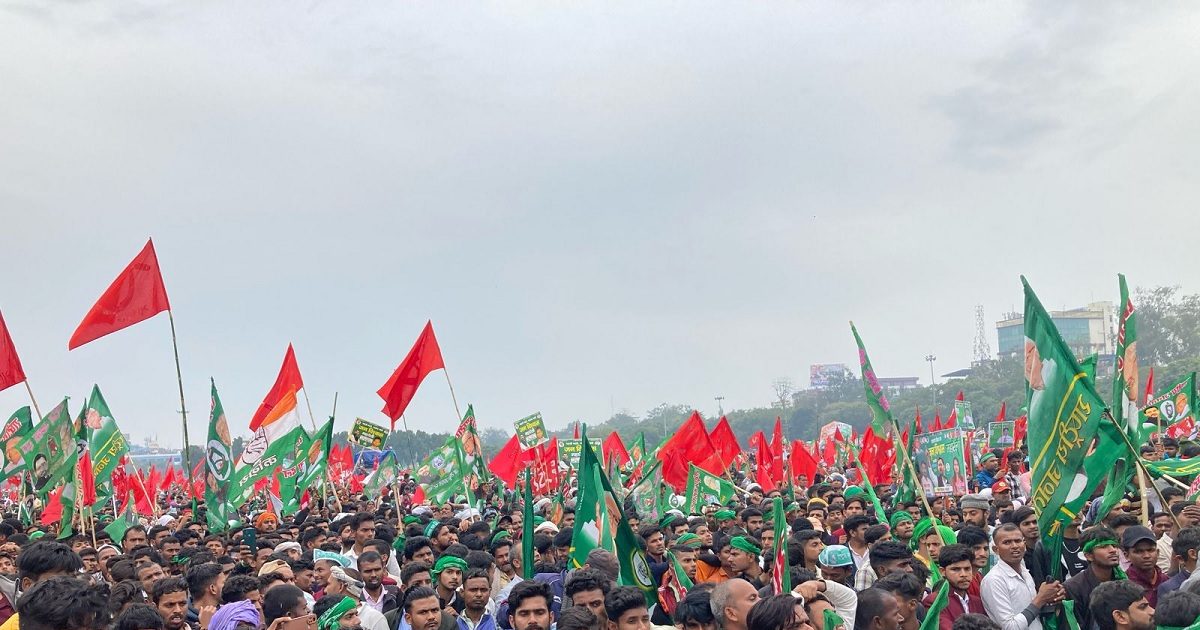 गांधी मैदान में जन विश्वास रैली शुरू होने से पहले ही भीड़ अनियंत्रित ...