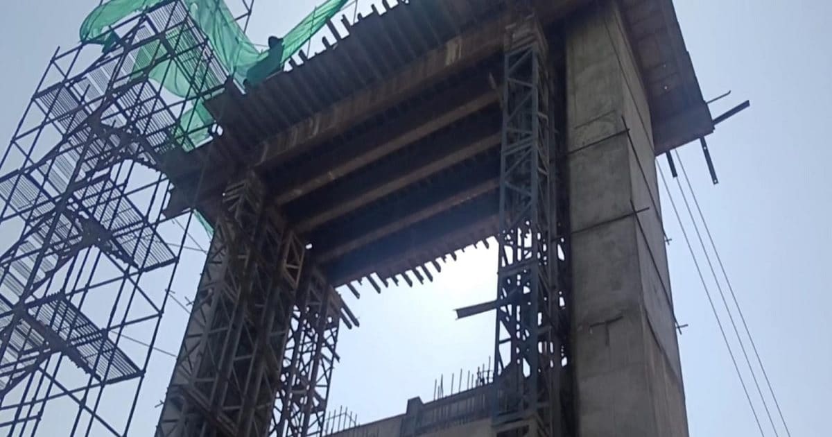 Bihar News: छपरा में डबल डेकर पुल निर्माण के दौरान बड़ा हादसा, बच्ची के ...