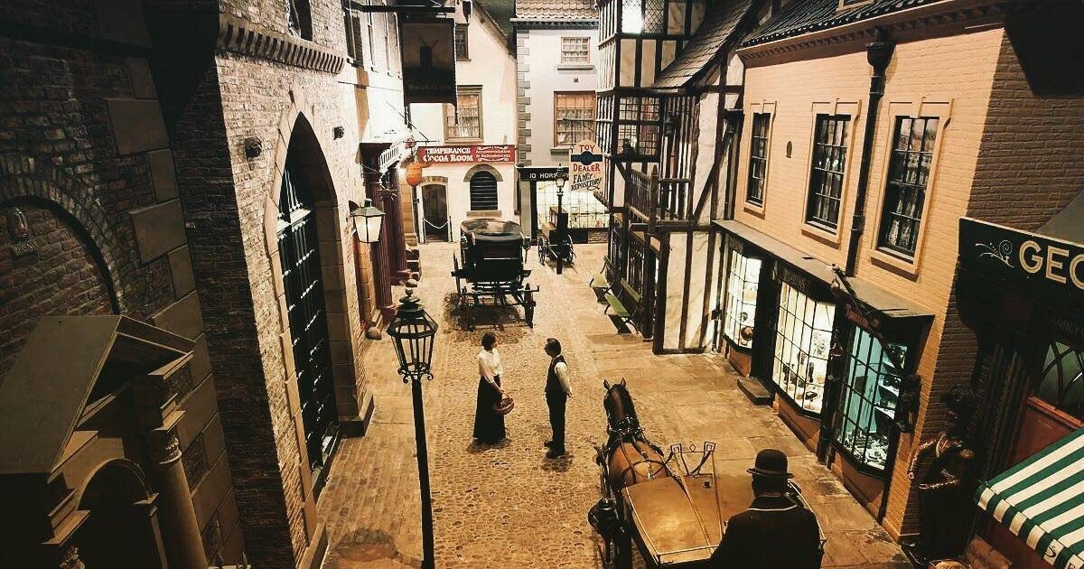 Most haunted city of the world ghosts lurk around the streets people ...