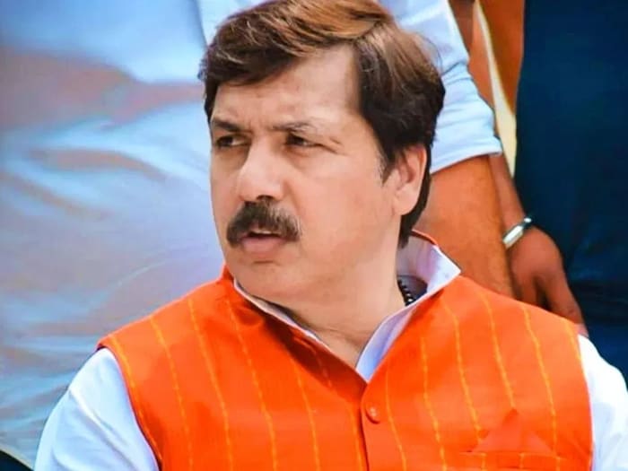 धनंजय सिंह ने इस नामी बिजनेस परिवार की बेटी से की है शादी, जानिये कितनी संपत्ति के हैं मालिक ...