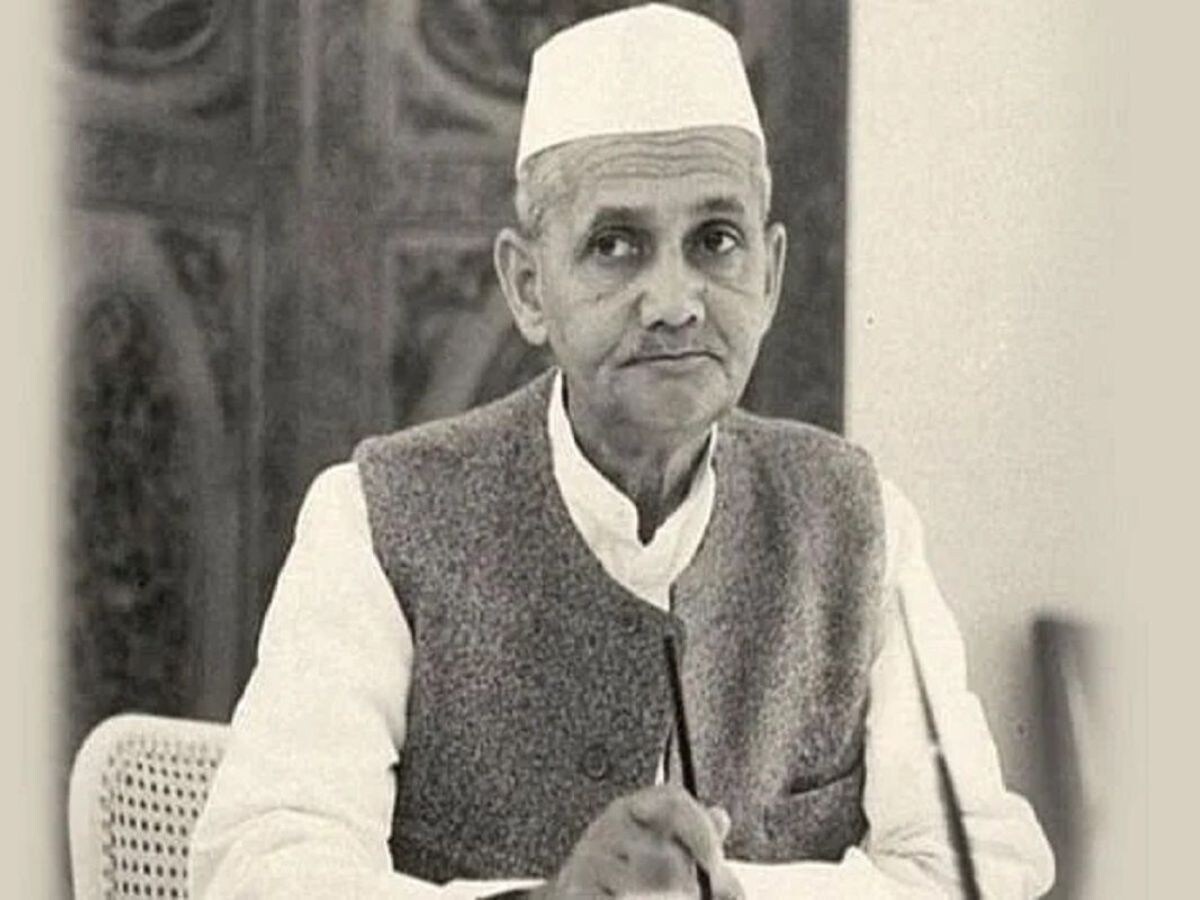 हार्ट अटैक से मौत, पोस्टमार्टम भी नहीं हुआ... फिर लाल बहादुर शास्त्री ...