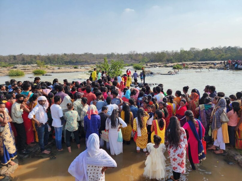 जान के जोखिम पर भारी आस्था, 4 किमी चलकर इस शिव मंदिर आते हैं भक्त, सात ...