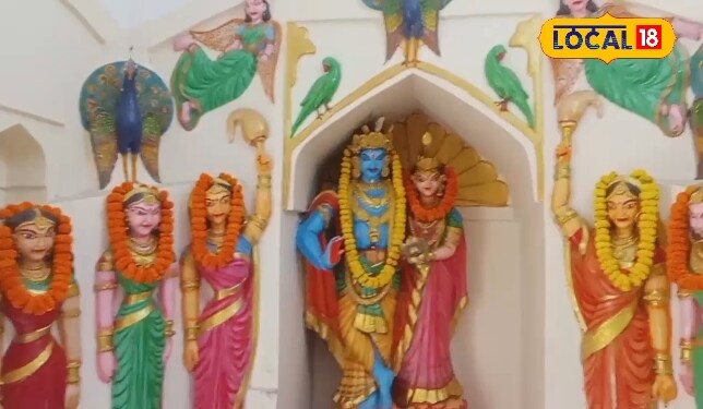Here Radha and Krishna come for rass with Gopi in ranchi temple ...