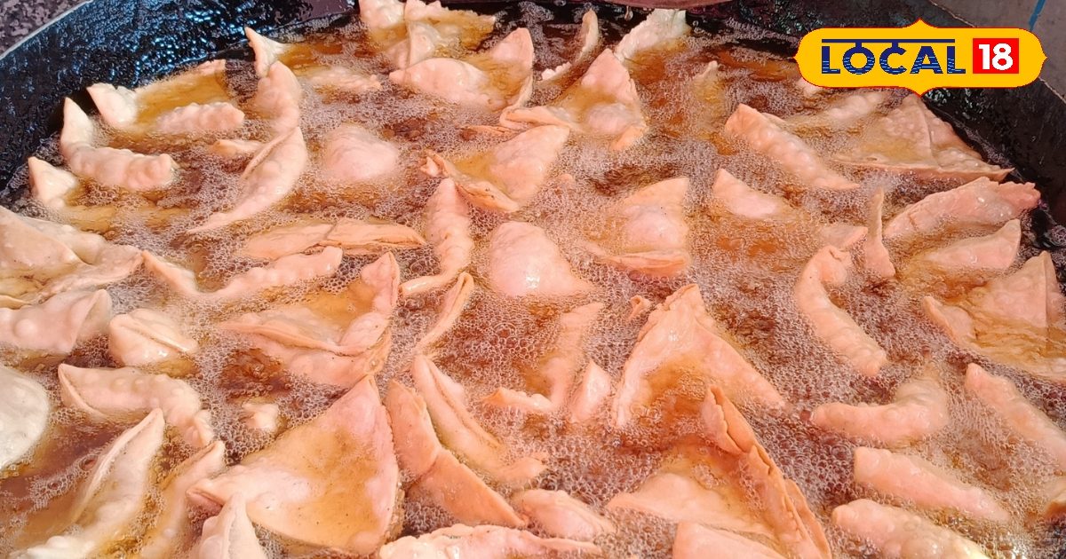 Amazing samosas are made from raw banana spices. - News18 हिंदी