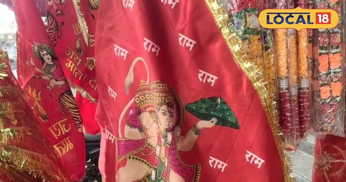 jain-shop-in-janjgir-decorated-with-saffron-flag-and-arch-for-hindu-new ...