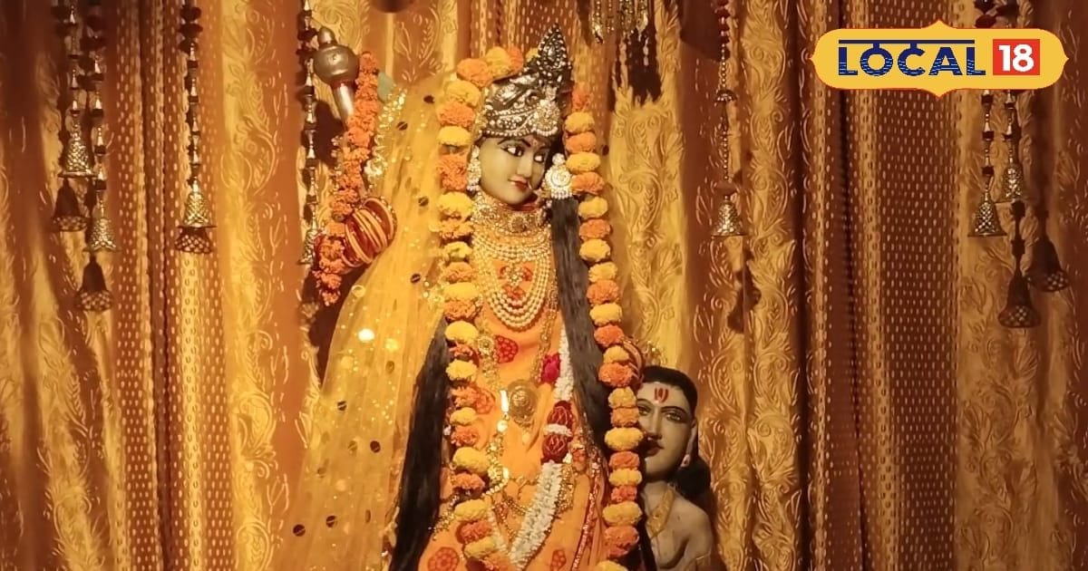 The temple of Baglamukhi Maa Pitambara Devi is present here in Meerut ...