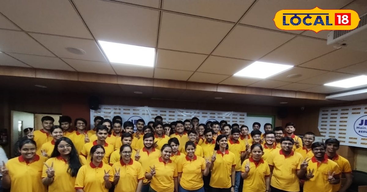 Lucknow's IIT JEE Mains topper reveals the secret of his success, watch ... Lucknow's IIT JEE Mains topper reveals the secret of his success, watch ...