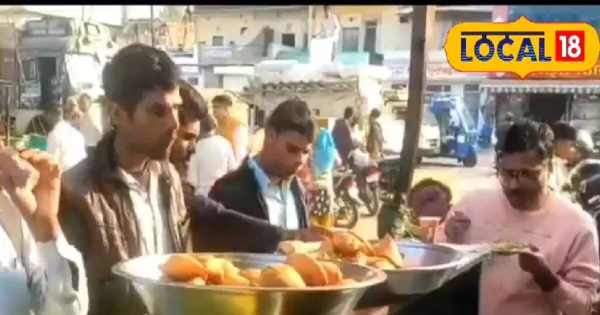 Rajnikant is providing breakfast and food to the people at cheap prices ...