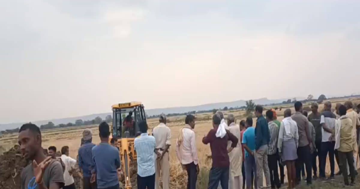 MP News: रीवा में बड़ा हादसा, बोरवेल में गिरा 5 साल का बच्चा, 40 फीट की गहराई में फंसा, रेस्क्यू ...