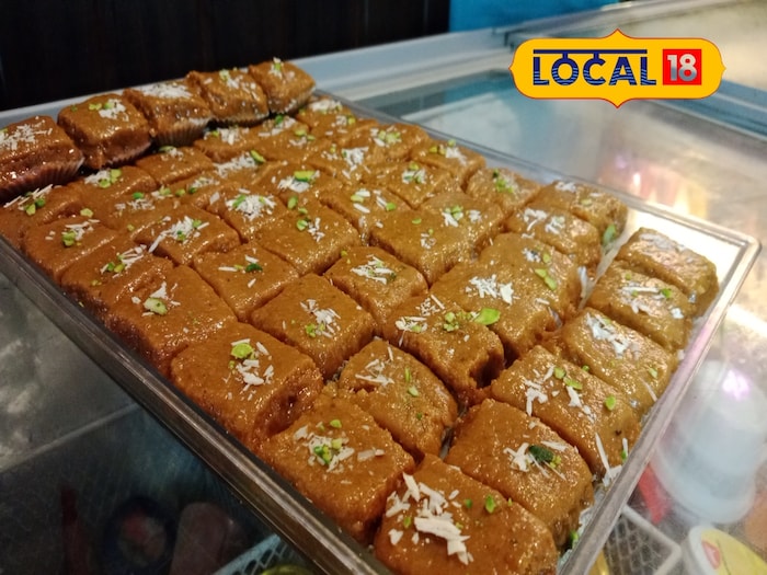 up-famous-special-peda-taste-of-kashi-sweets-made-by-desi-ghee-milk ...