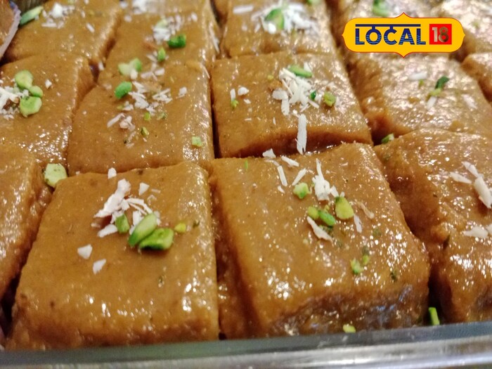 up-famous-special-peda-taste-of-kashi-sweets-made-by-desi-ghee-milk ...