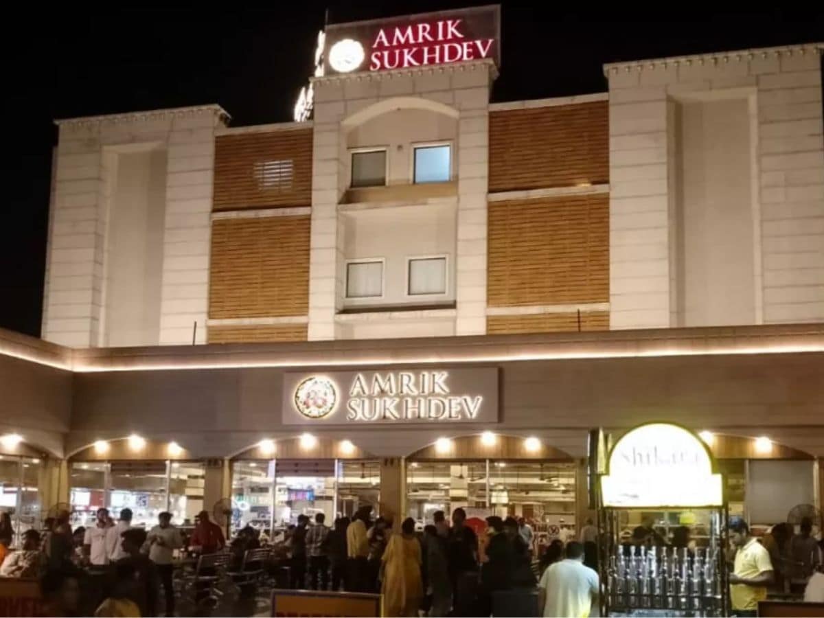 दो भाइयों की लड़ाई में कैसे खुला मुरथल का अमरीक-सुखदेव ढाबा? कौन है इसका मालिक? - News18 हिंदी