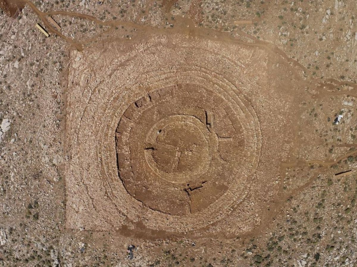 एयरपोर्ट बनाने के लिए हो रही थी खुदाई, जमीन के नीचे दिखा 4000 साल ...