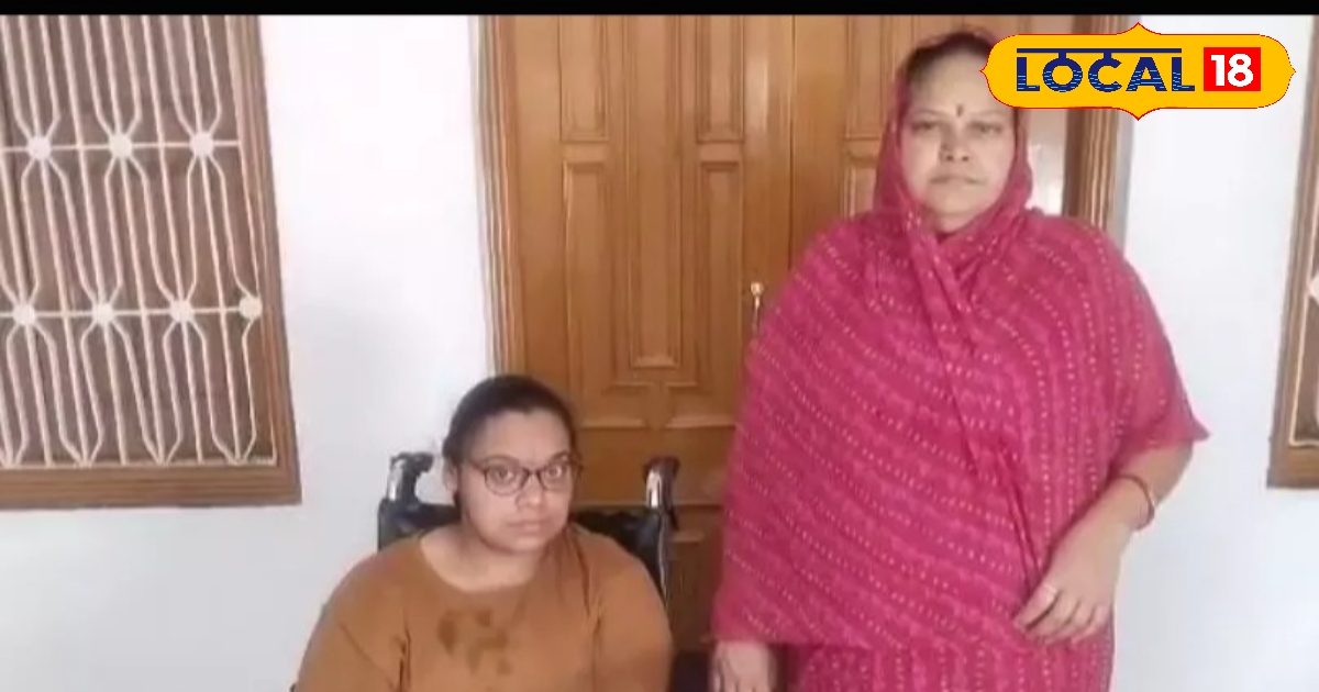 Divyang student Set an example by scoring 100 percent marks in ...