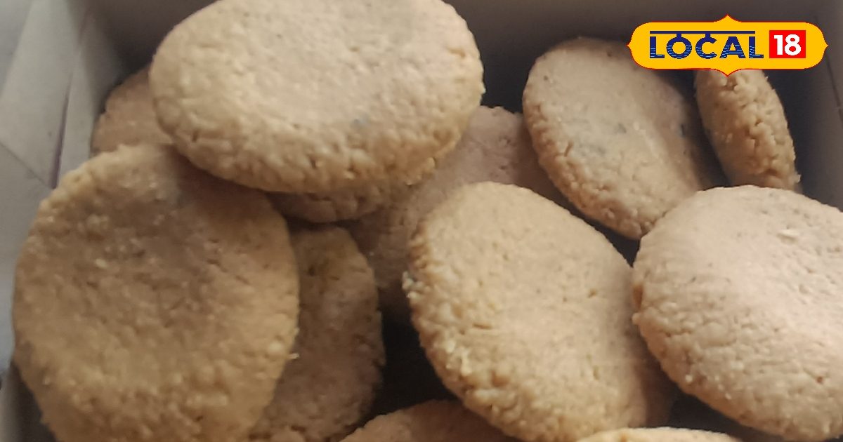 समस्तीपुर के मदन चौक पर खास तरीके से तैयार किया जाता है पेड़ा, प्रतिदिन ...